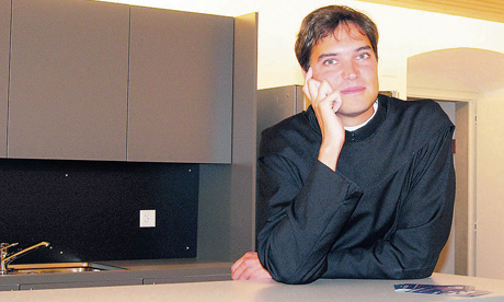 Pater Aaron: Projekt mit dem Mundartmusiker Fraui - Einsiedeln ...