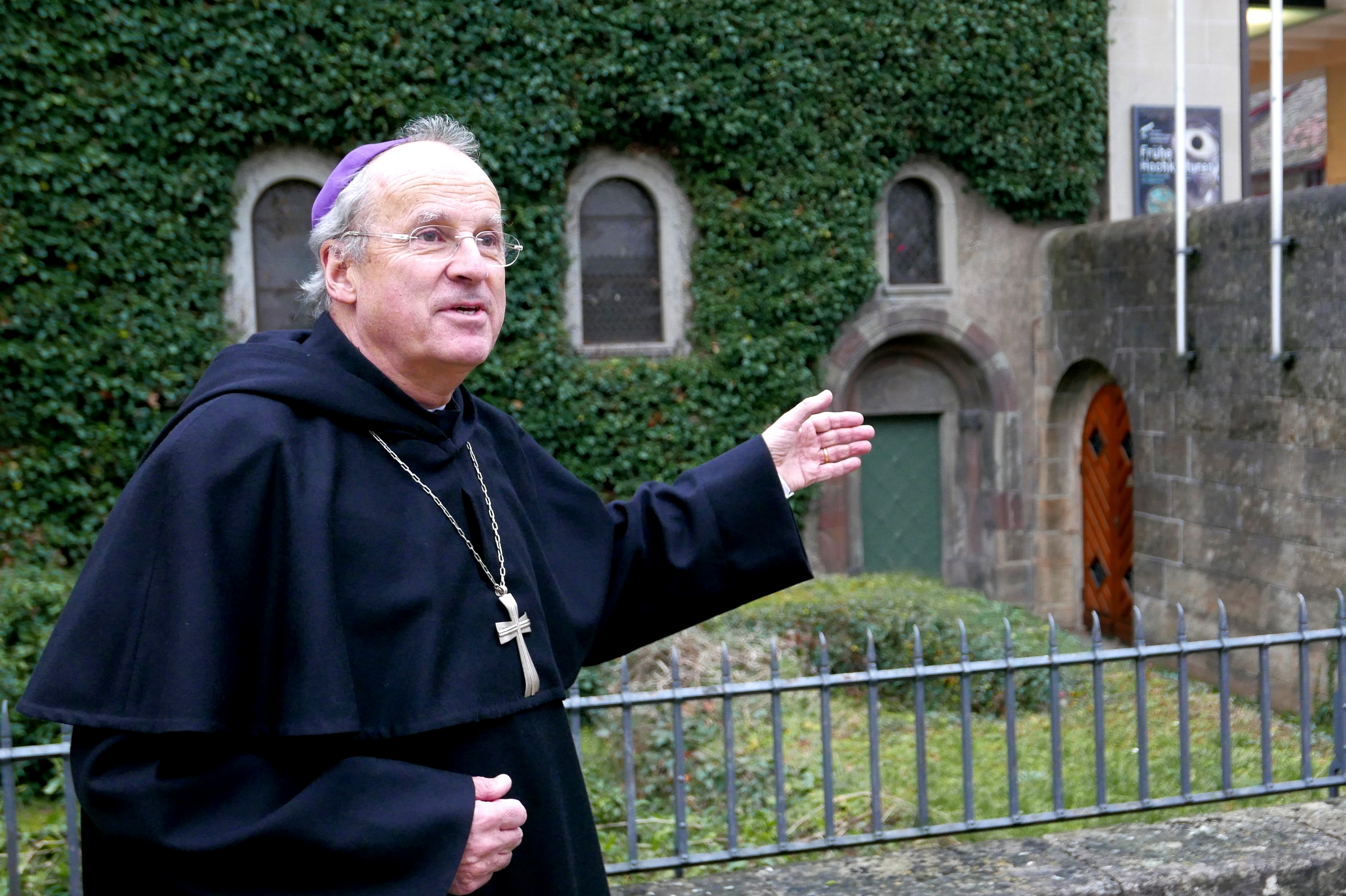 Abt Michael und sein Kloster - Sciaffusa - My Farm