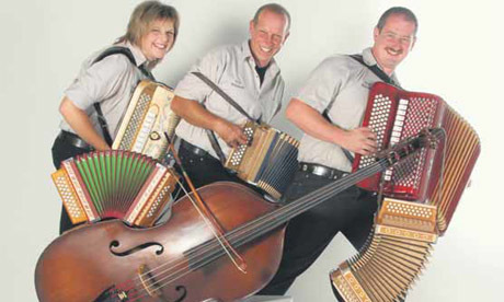 Seit 15 Jahren volle Pulle - Lachen SZ - SchwyzKultur