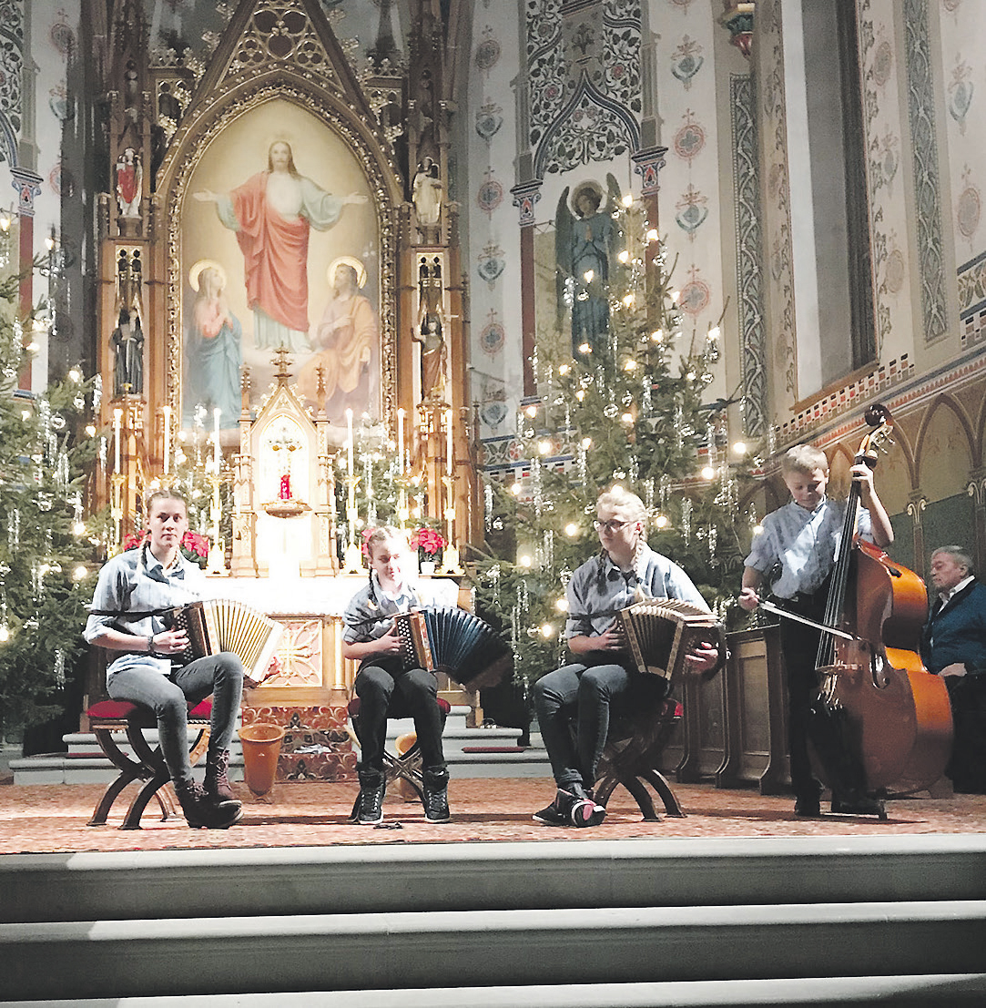 Alpeler Wiehnacht mit vielen Darbietungen - Alpthal - SchwyzKultur
